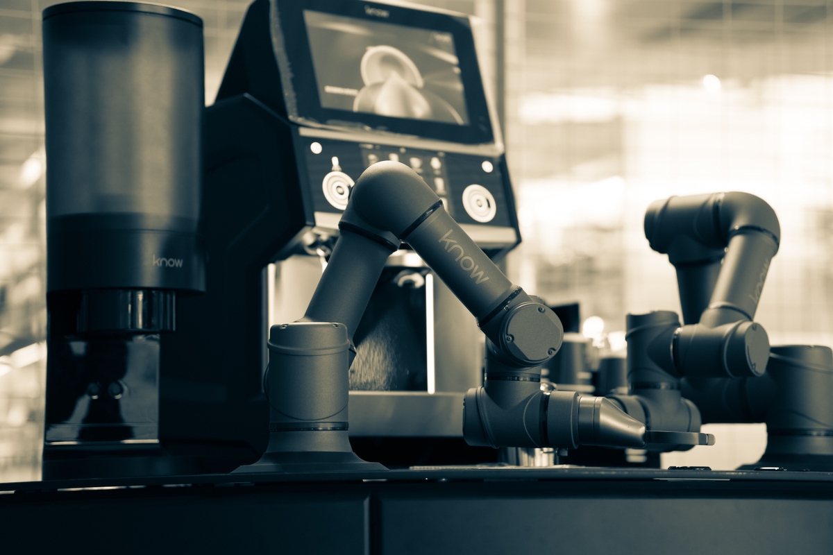 Exploring New Robots in Food Preparation, Serving, and Delivery | News