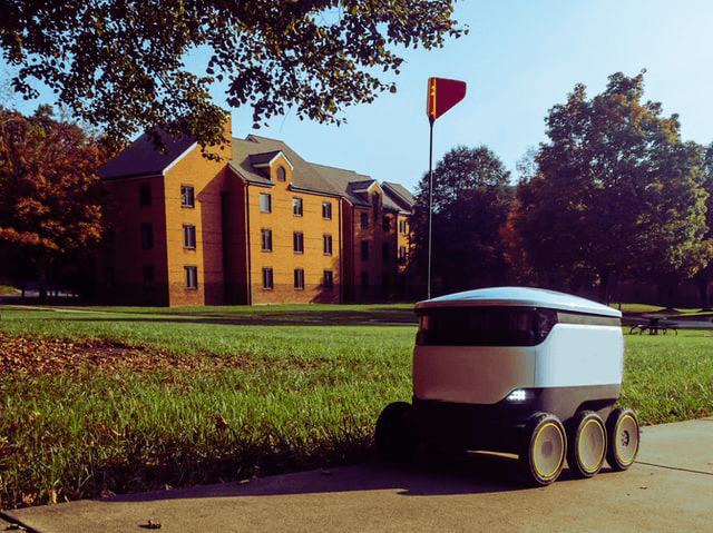 Exploring New Robots in Food Preparation, Serving, and Delivery | News